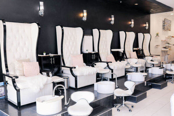 Luxury Nail Bar Luminous Nail Bar