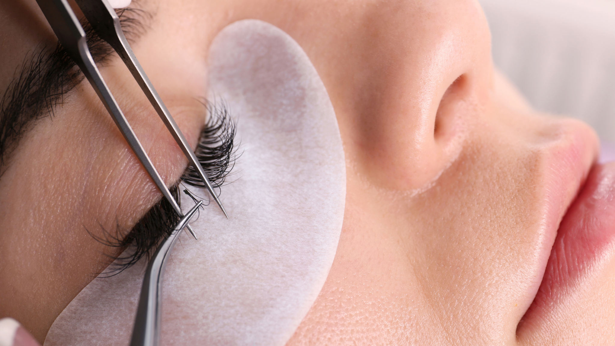 Eyelash Extensions Guide: Maintenance, Cost and Safety